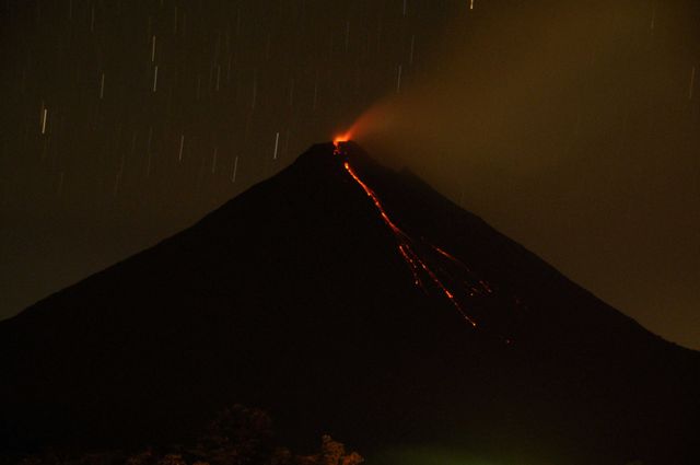 Arenal Volcano Photos - Most Recent Eruption Images